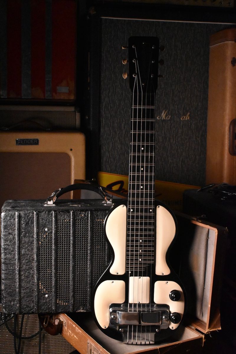 Cesco's Corner Guitars