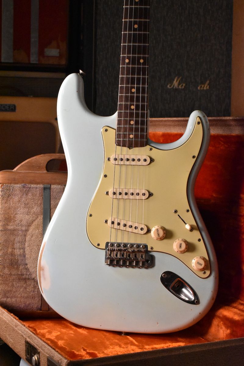 Cesco's Corner Guitars