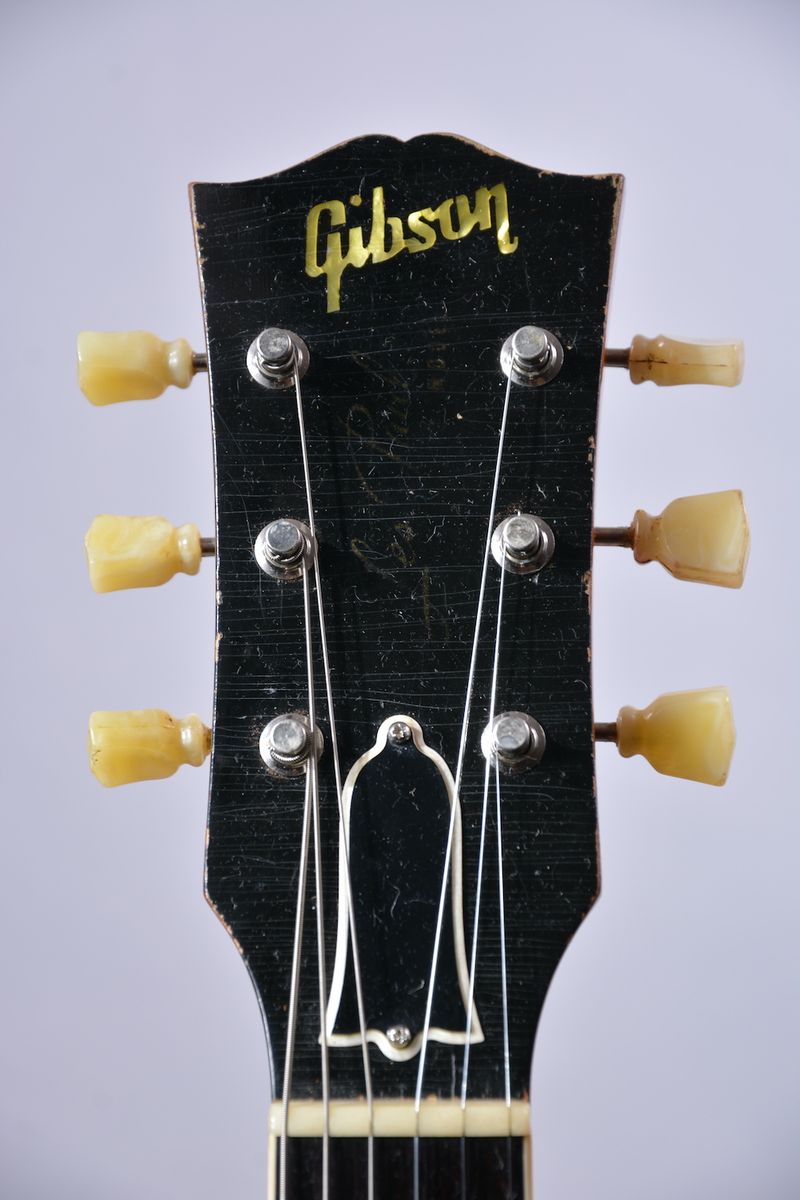 Cesco's Corner Guitars